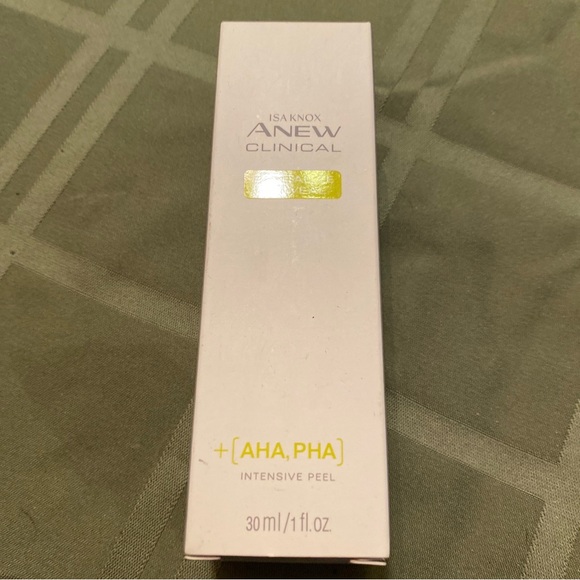 anew | Skincare | Avon Isa Knox Anew Clinical Revitalize Reveal ...